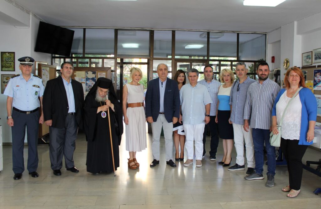 Με τους καθιερωμένους αγιασμούς σε όλα τα σχολεία του Δήμου Έδεσσας ...