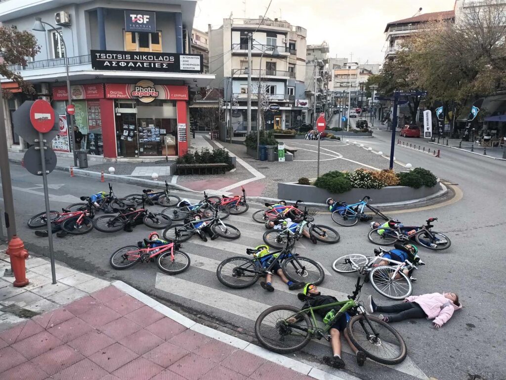 Ο Ποδηλατικός Σύλλογος Αερωπός Έδεσσας με μία συμβολική κίνηση επέλεξε ...