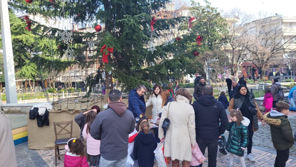 "Face Paint Christmas Designs" από το τμήμα αισθητικής του 1ου ΕΠΑΛ ...