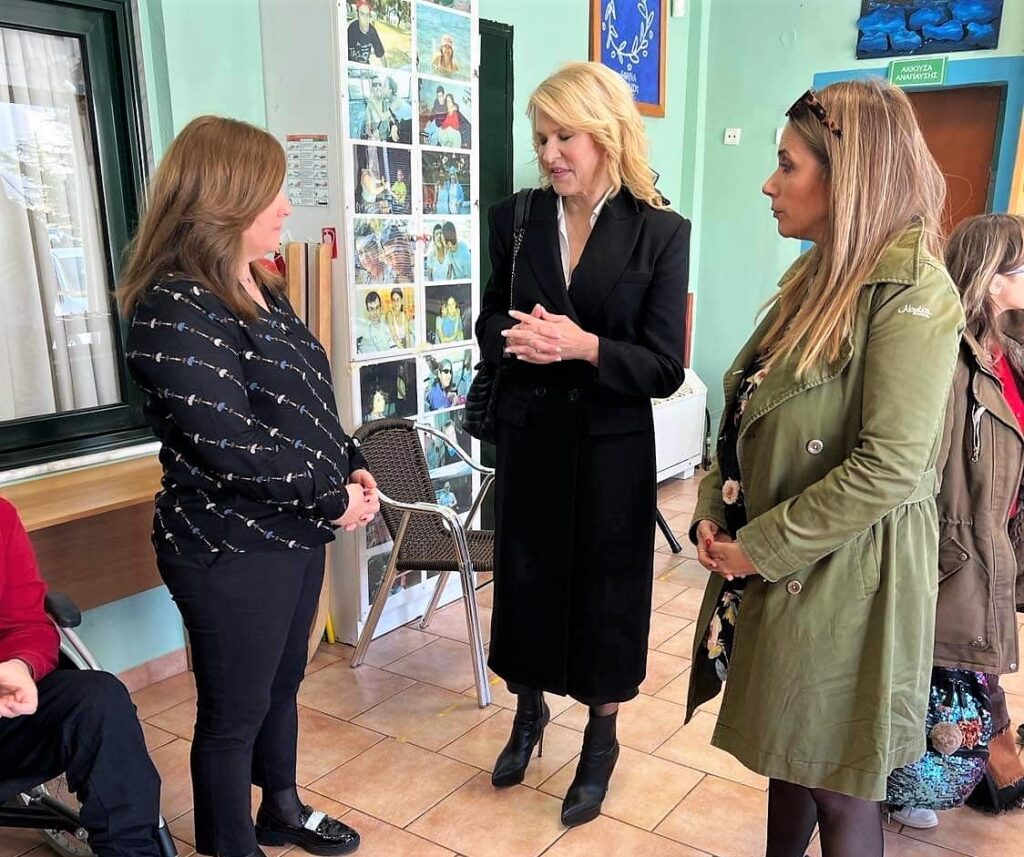 Επίσκεψη Θεοδώρας Τζάκρη στο ΚΔΑΠ-ΜΕΑ ‘ΗΛΙΑΧΤΙΔΑ’ στην Αριδαία ...